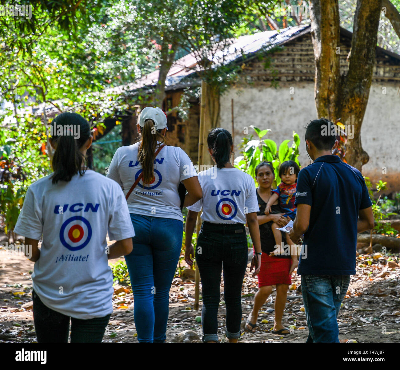Guatemalan people in small village Stock Photo - Alamy