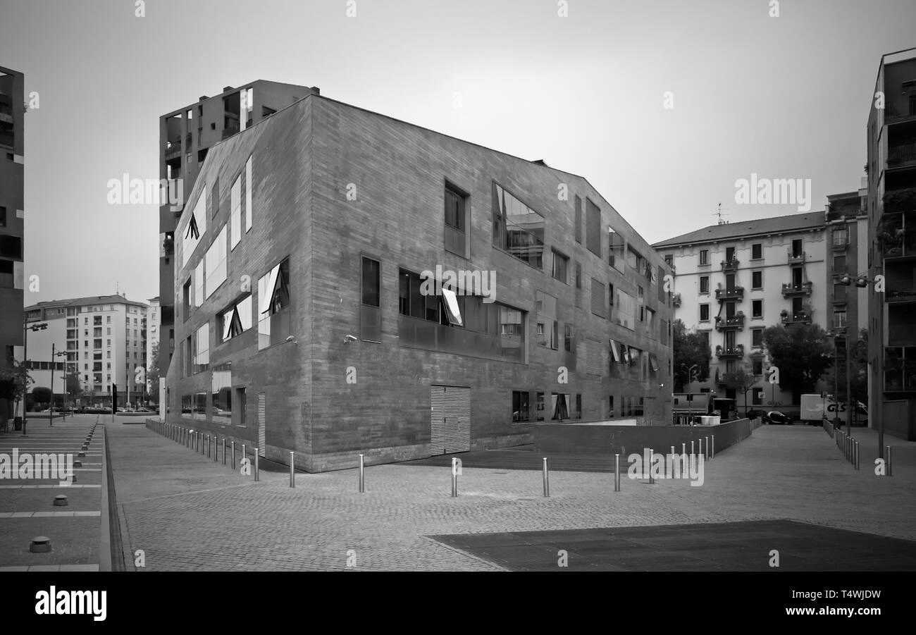 Modern architecture in Milano, Italy Stock Photo - Alamy