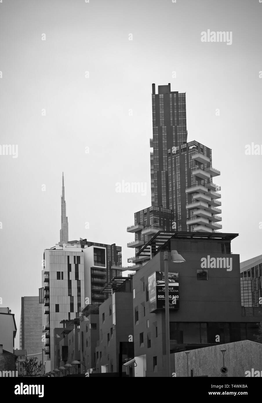 Modern architecture in milan Black and White Stock Photos & Images - Alamy