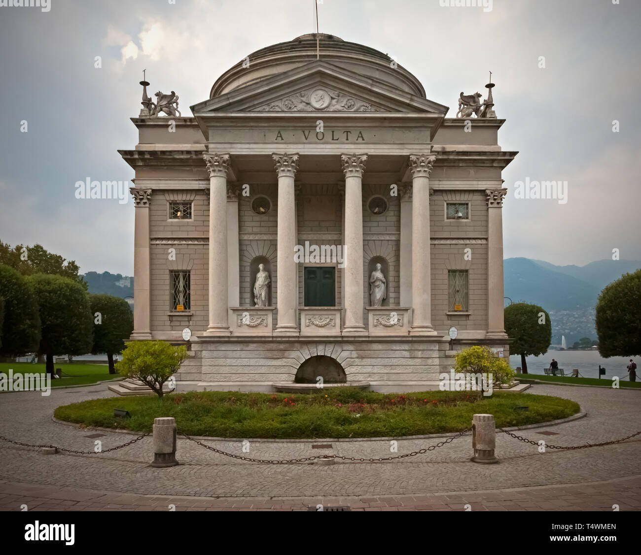 Lago di como lario hi-res stock photography and images - Alamy