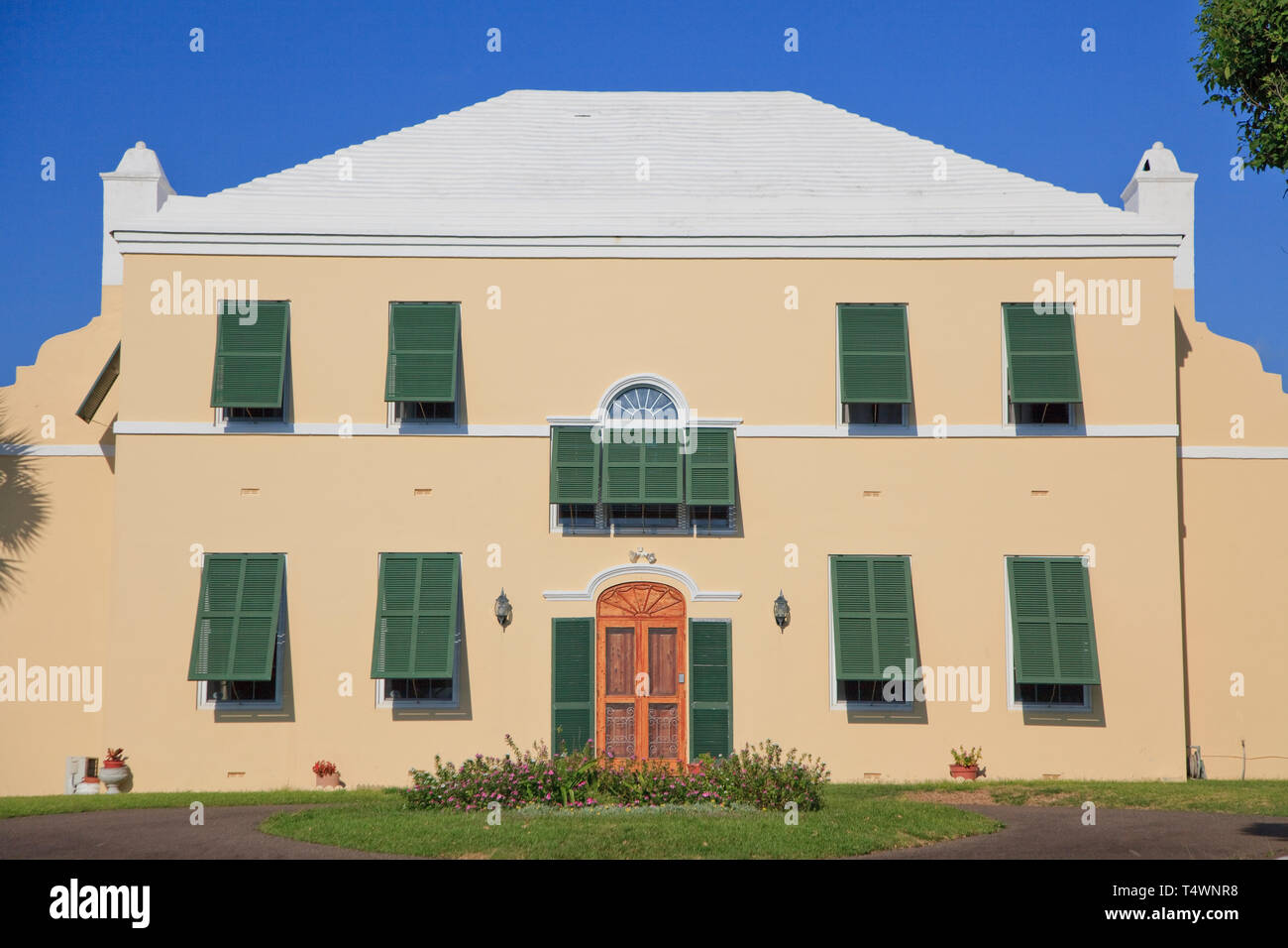 Traditional bermuda roofs hi-res stock photography and images - Alamy