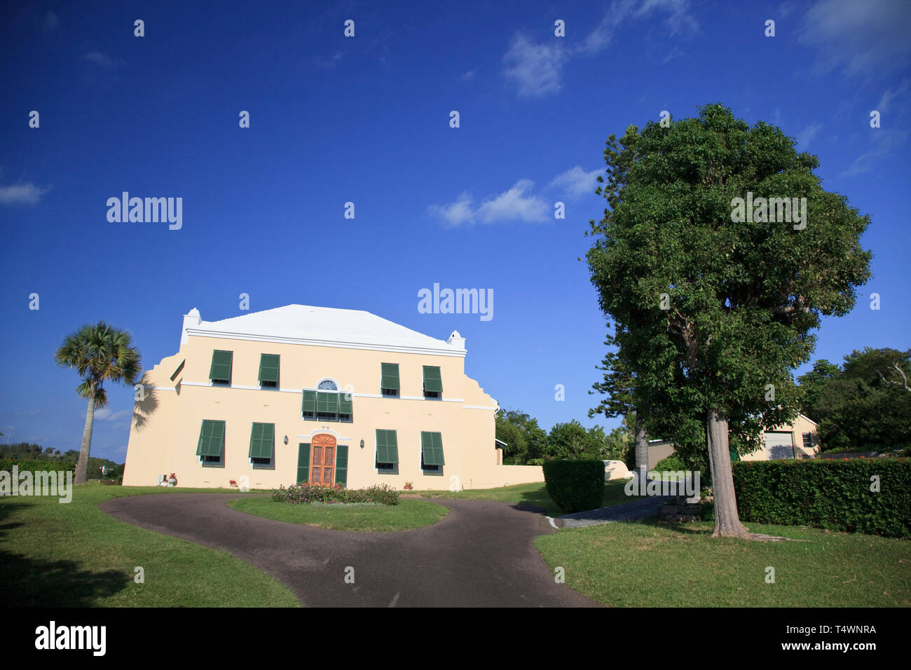 Bermuda, traditional white stone roofs on colourful Bermuda houses ...
