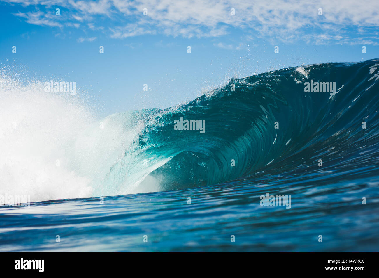 Reef wave hi-res stock photography and images - Alamy