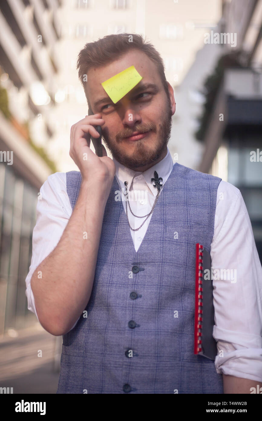 Sticky note head hi-res stock photography and images - Alamy