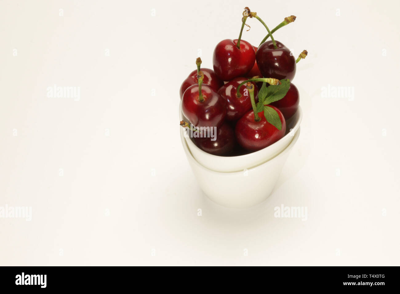 Fresh red cherries Stock Photo - Alamy