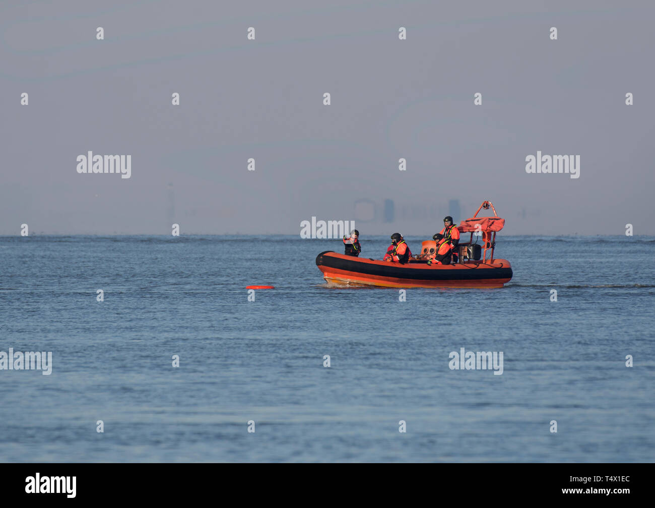 RNLI Lifeboat crew, training in Wyre Estuary, Fleetwood Stock Photo - Alamy