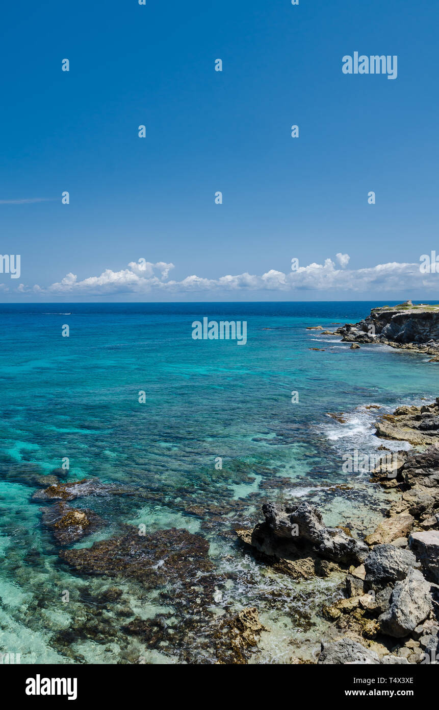 Rocky shore at Isla Mujeres, Cancun Stock Photo - Alamy