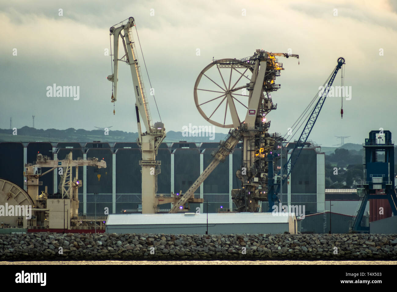 Pipe laying ship hi-res stock photography and images - Alamy