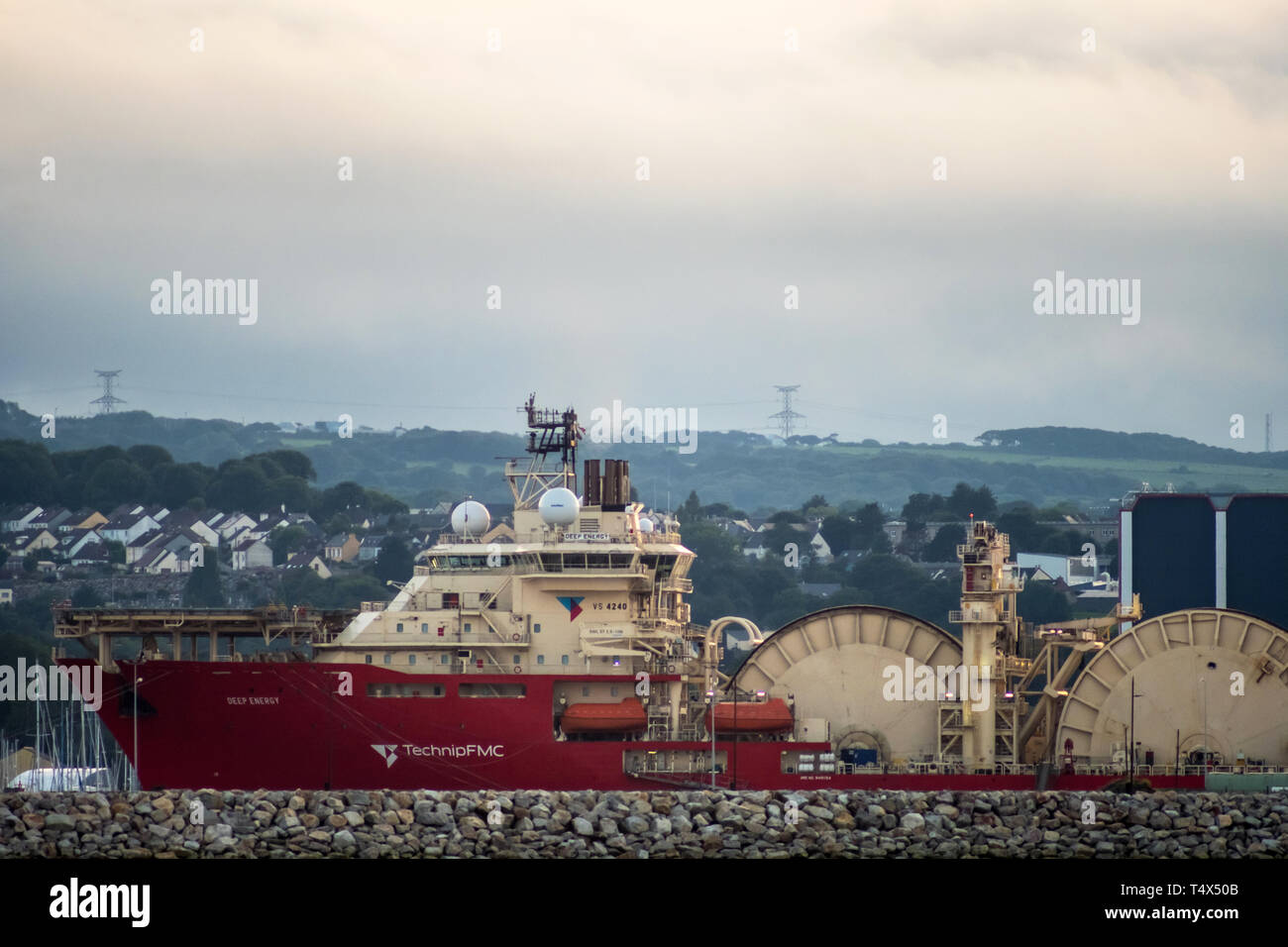 Pipe laying ship hi-res stock photography and images - Alamy