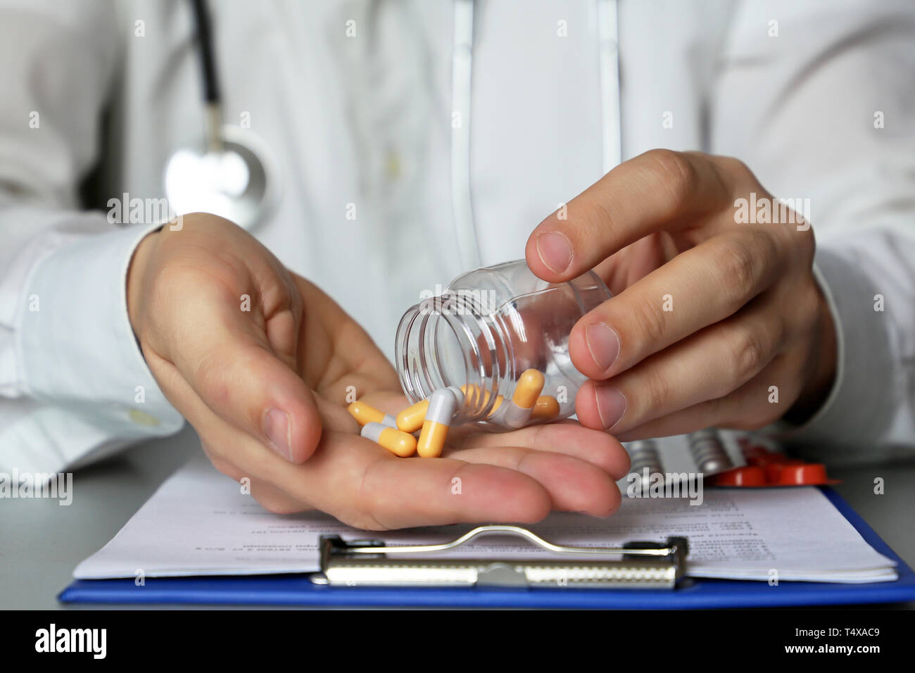 Therapist white hi-res stock photography and images - Alamy