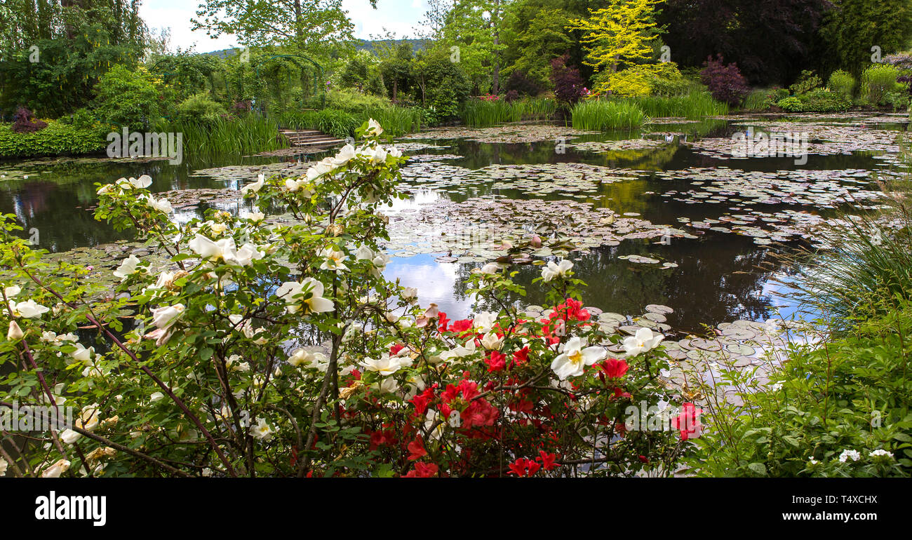 GIVERNY, FRANCE, MAY 21, 2015 : impressionists gardens and ponds of ...