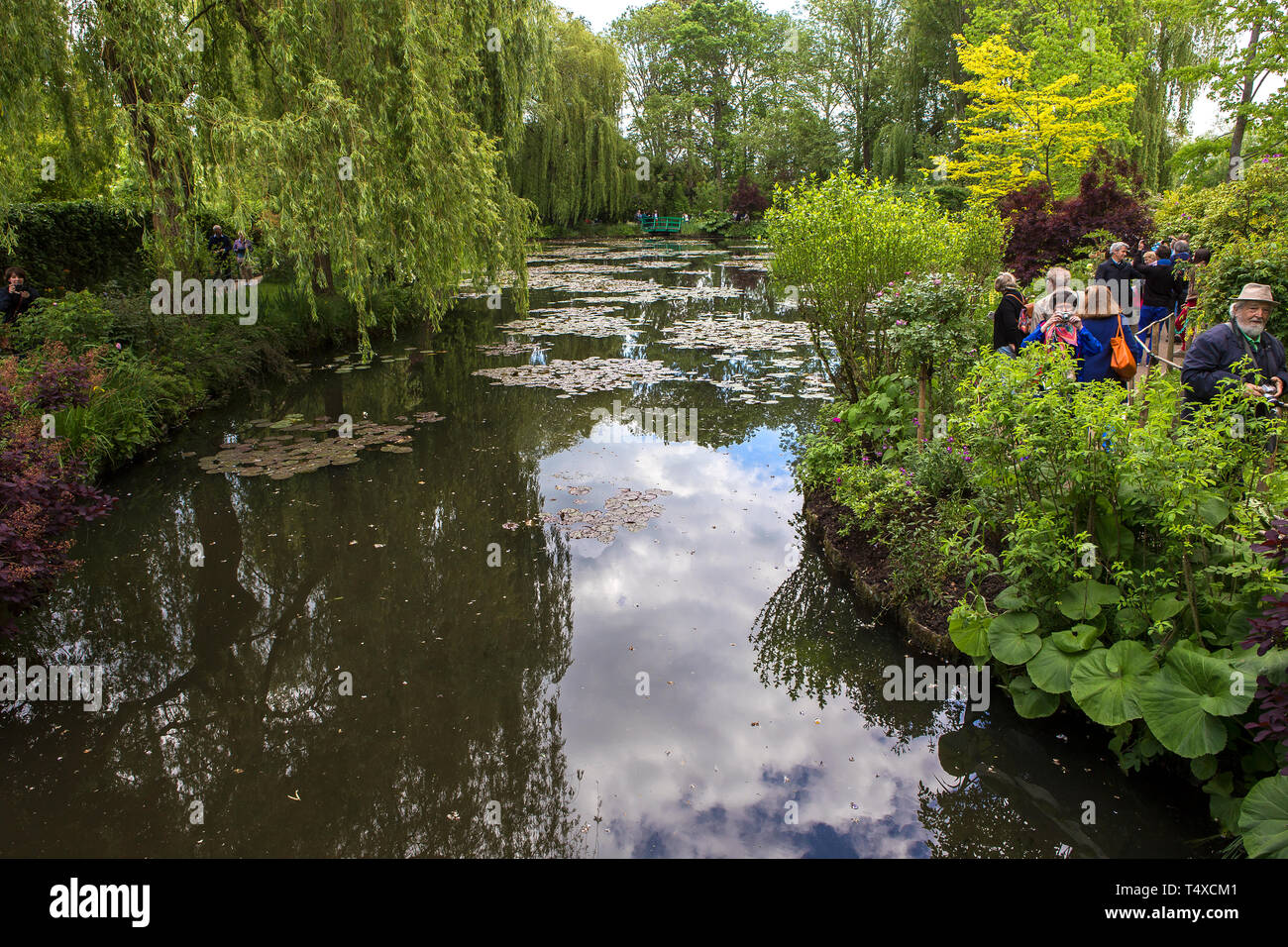 GIVERNY, FRANCE, MAY 21, 2015 : impressionists gardens and ponds of ...