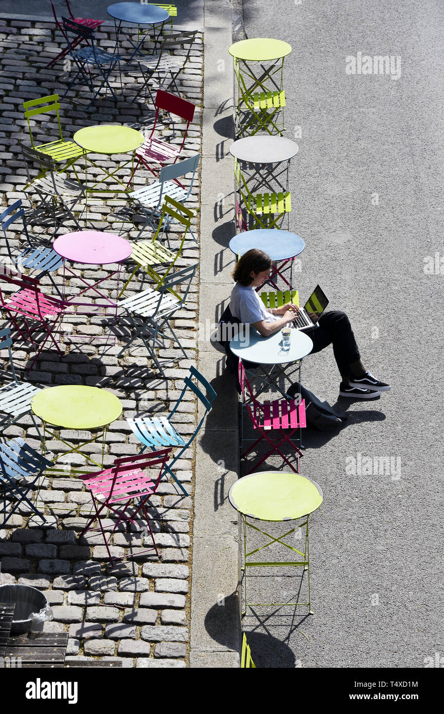 Seine Cafe High Resolution Stock Photography and Images - Alamy