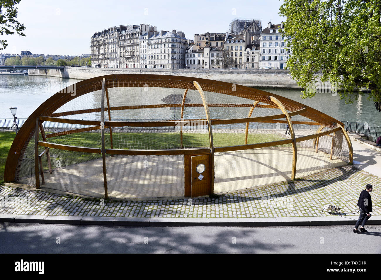 Sports field seine bank hi-res stock photography and images - Alamy