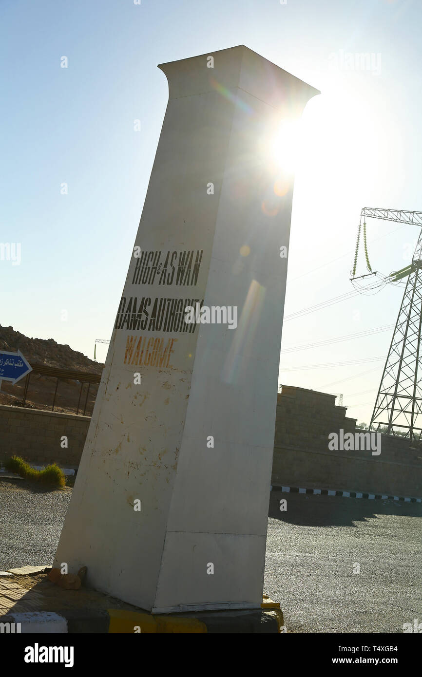 Welcome sign on a concrete pillar hi-res stock photography and images ...