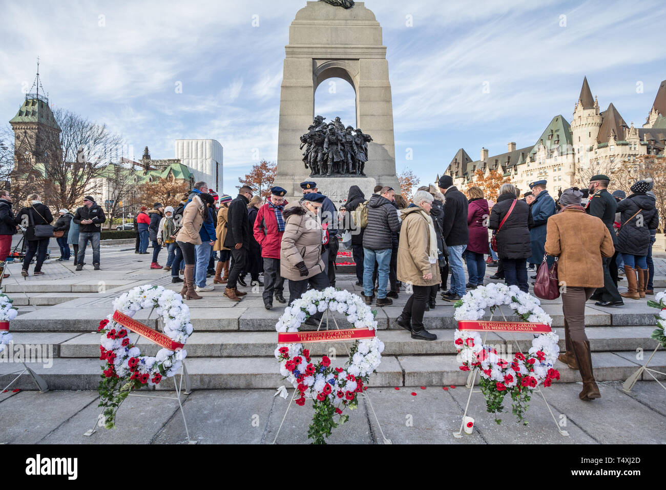 Wreath commemorating first world war hi-res stock photography and ...