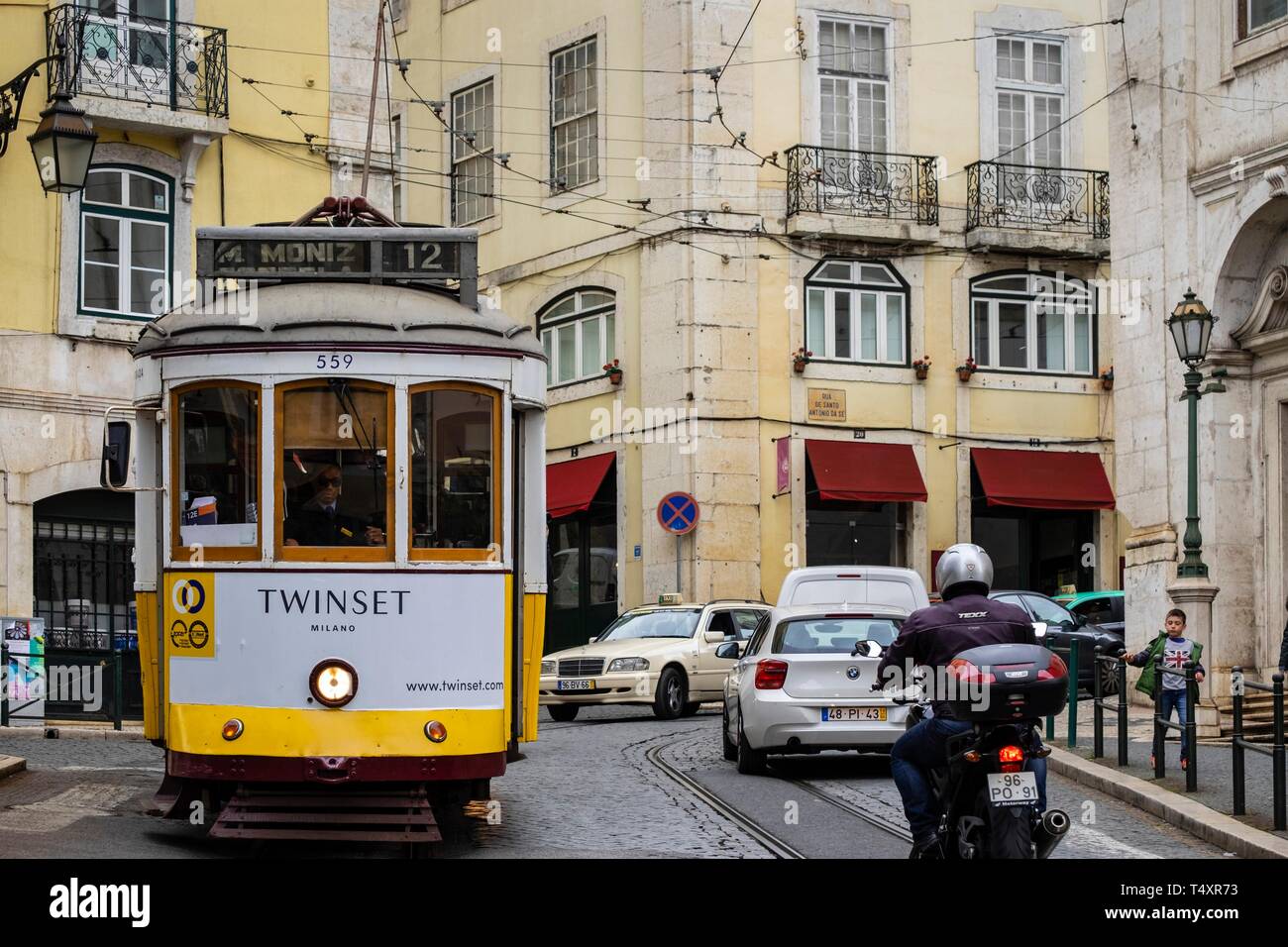 Tranvia lisboa hi-res stock photography and images - Alamy
