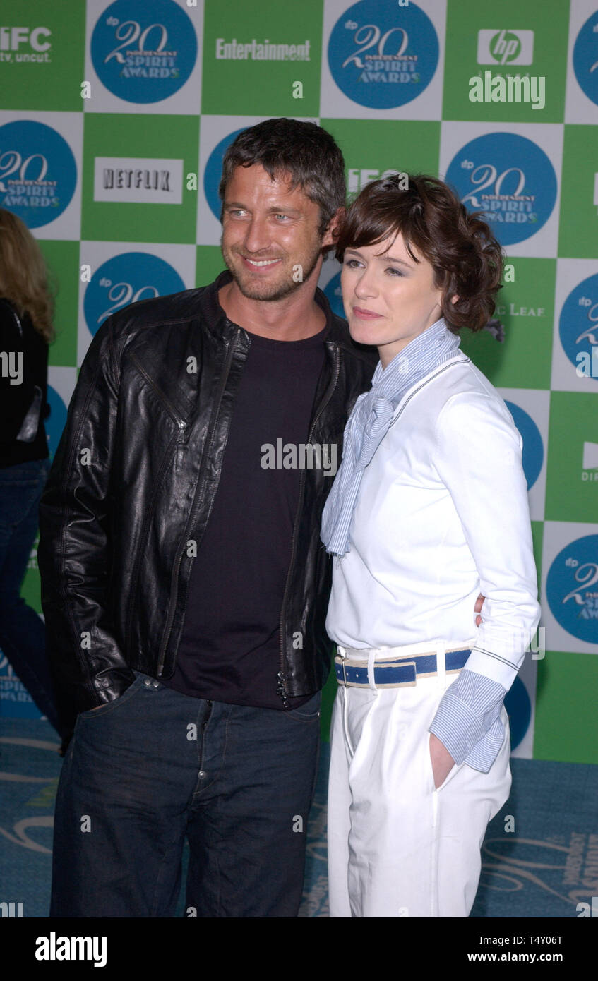 LOS ANGELES, CA. February 26, 2005: GERARD BUTLER & EMILY MORTIMER at ...