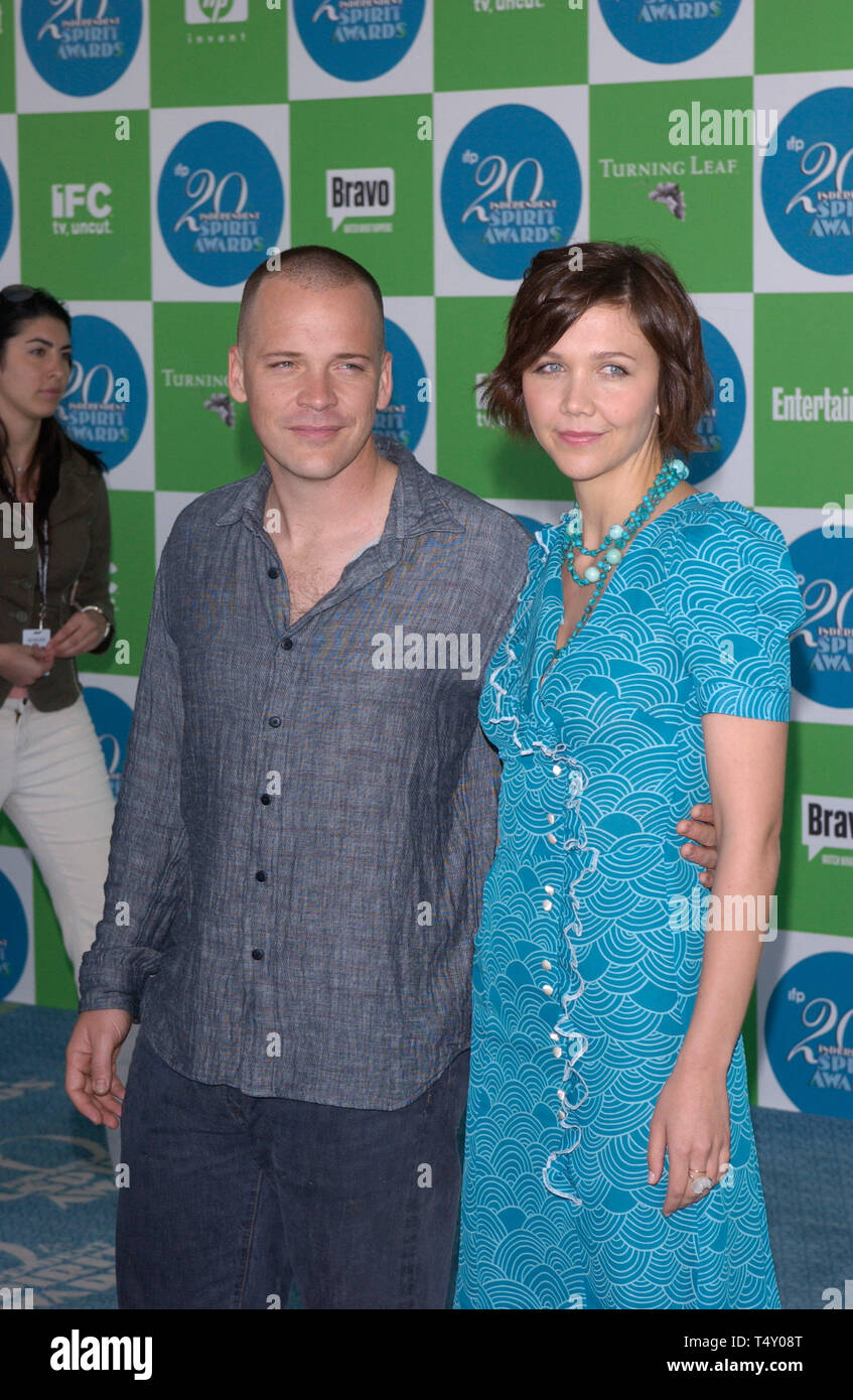 LOS ANGELES, CA. February 26, 2005: MAGGIE GYLLENHAAL & PETER SARSGAARD ...
