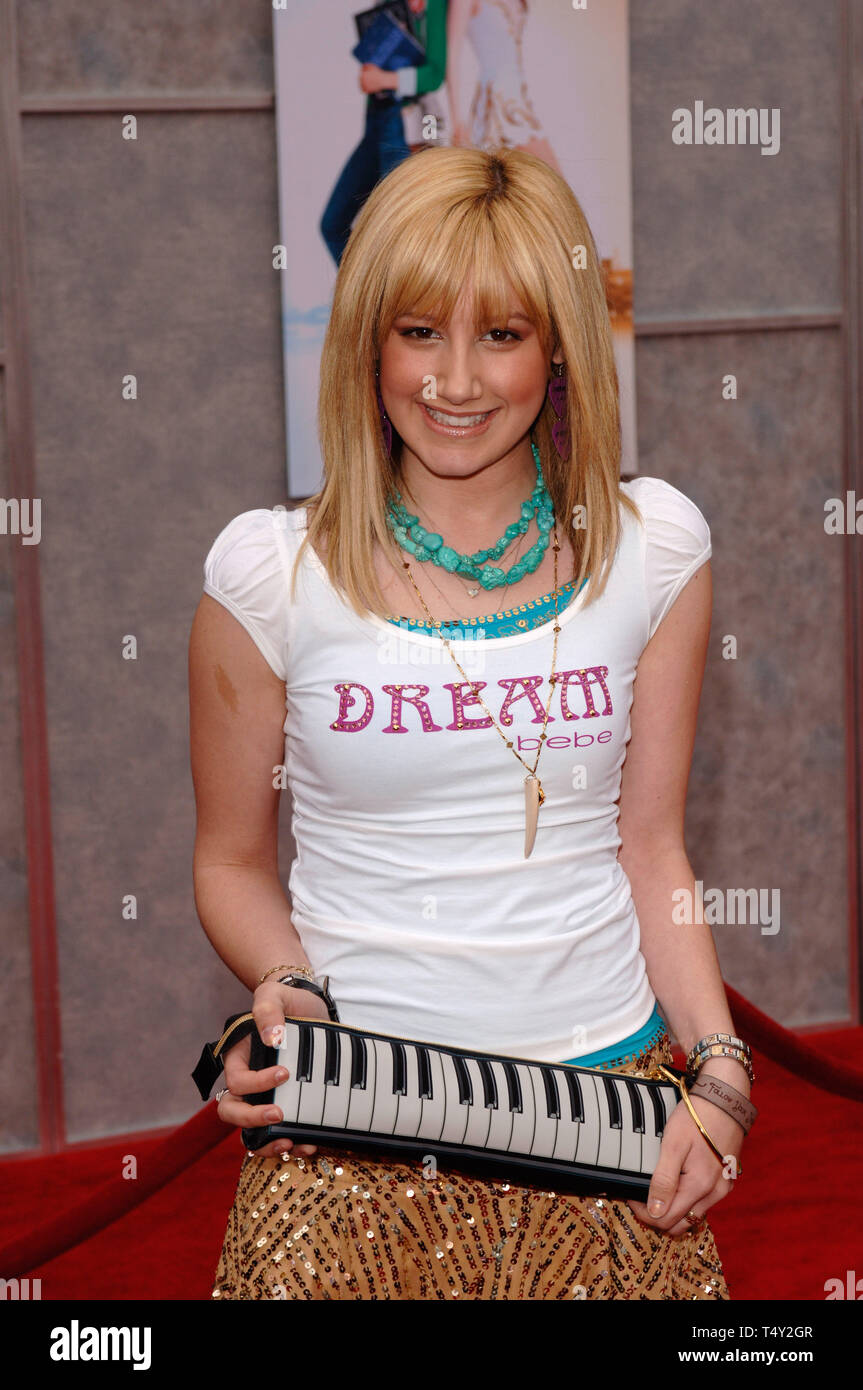 Ashley tisdale march 2005 hi-res stock photography and images - Alamy