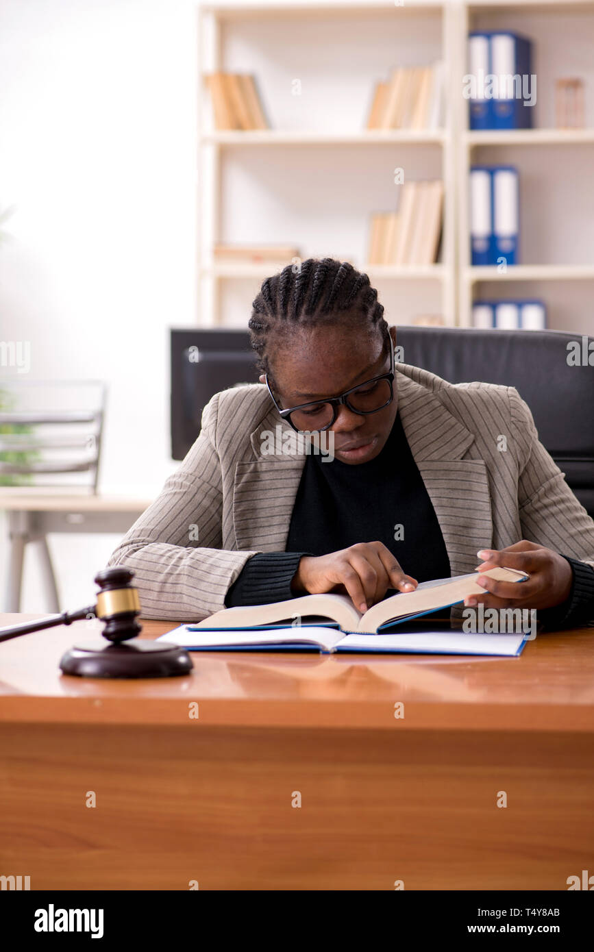 Black female lawyer in courthouse Stock Photo - Alamy