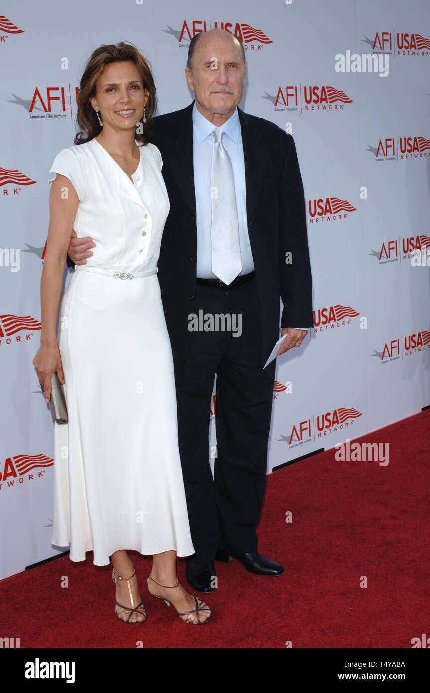 LOS ANGELES, CA. June 09, 2005: Actor ROBERT DUVALL & wife at the AFI ...