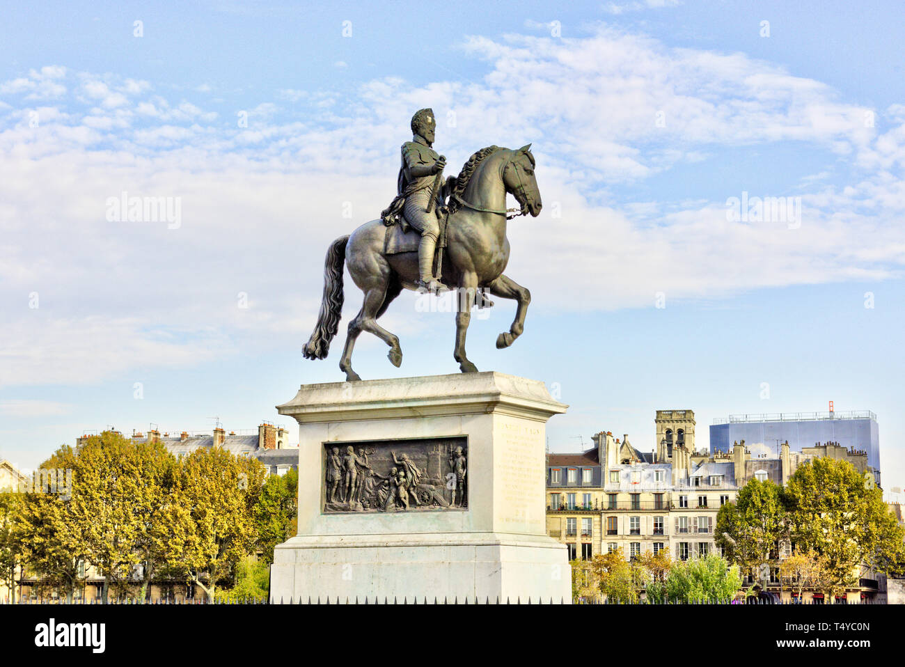 The equestrian statue of Henry IV by Pont Neuf, Paris, France Stock ...