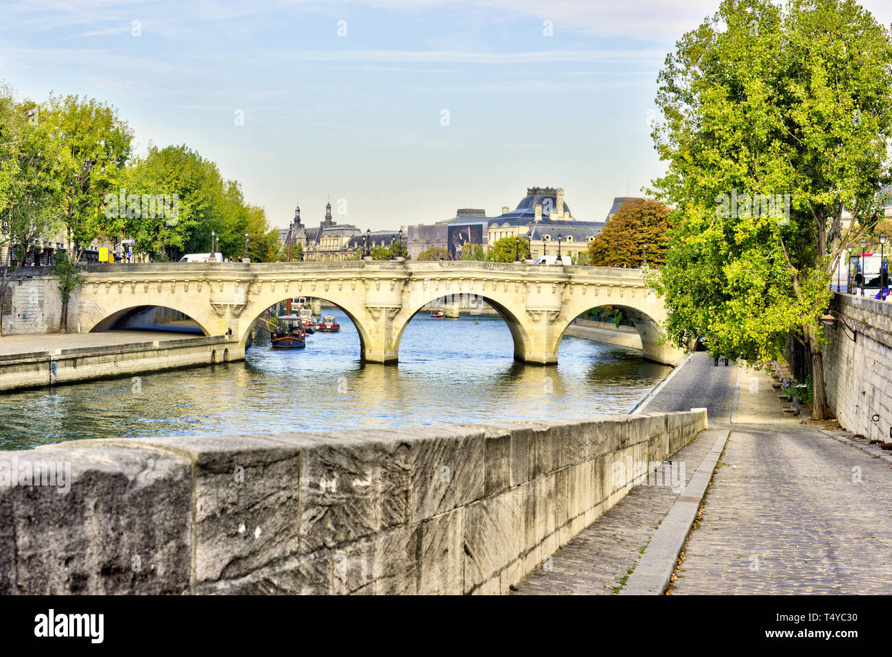 River seine historical architecture paris hi-res stock photography and ...