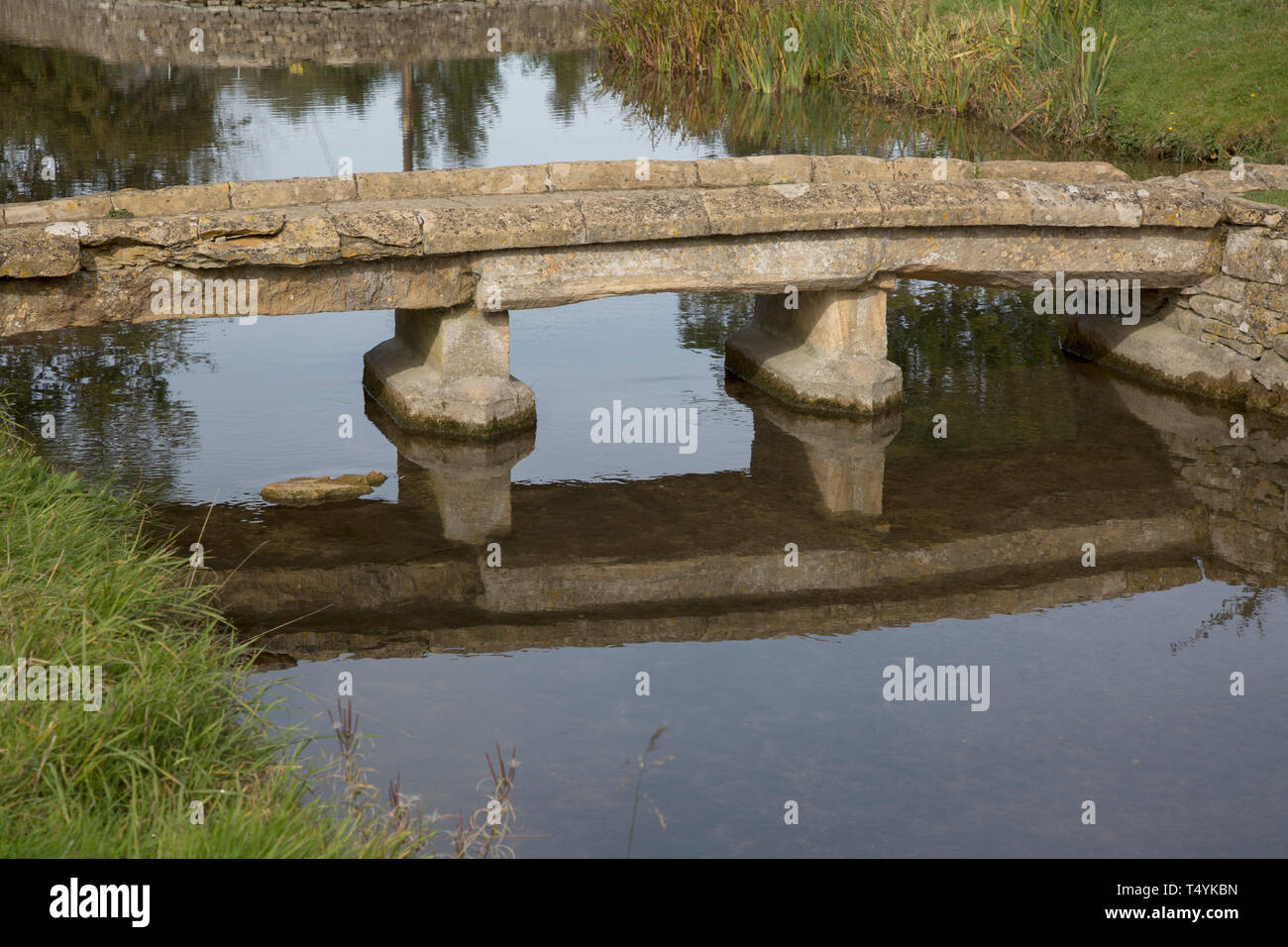 Stone Bridge, Lower Slaughter, Cotswold Village, Cheltenham, England ...
