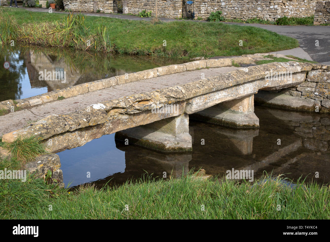 Stone Bridge, Lower Slaughter, Cotswold Village, Cheltenham, England ...