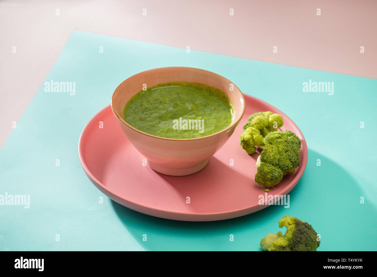 Homemade vegetable baby food. Broccoli puree for baby Stock Photo - Alamy