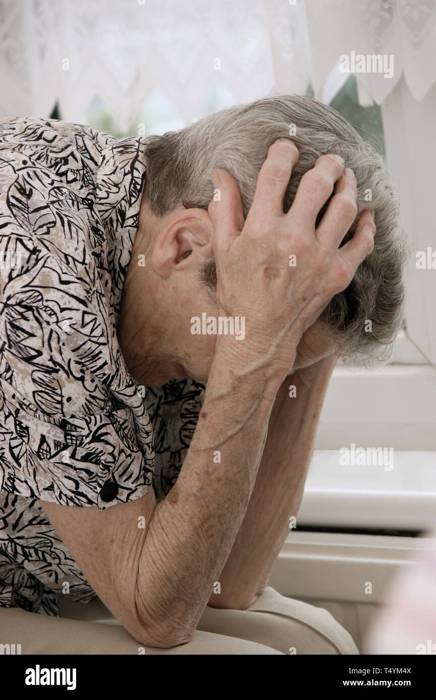 Vulnerable elderly hi-res stock photography and images - Alamy