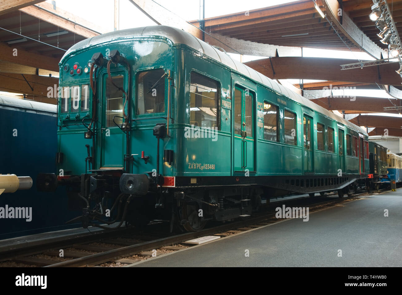 Mulhouse, Cité des Trains, alter Nahverkehrszug - Mulhouse, Cité des ...