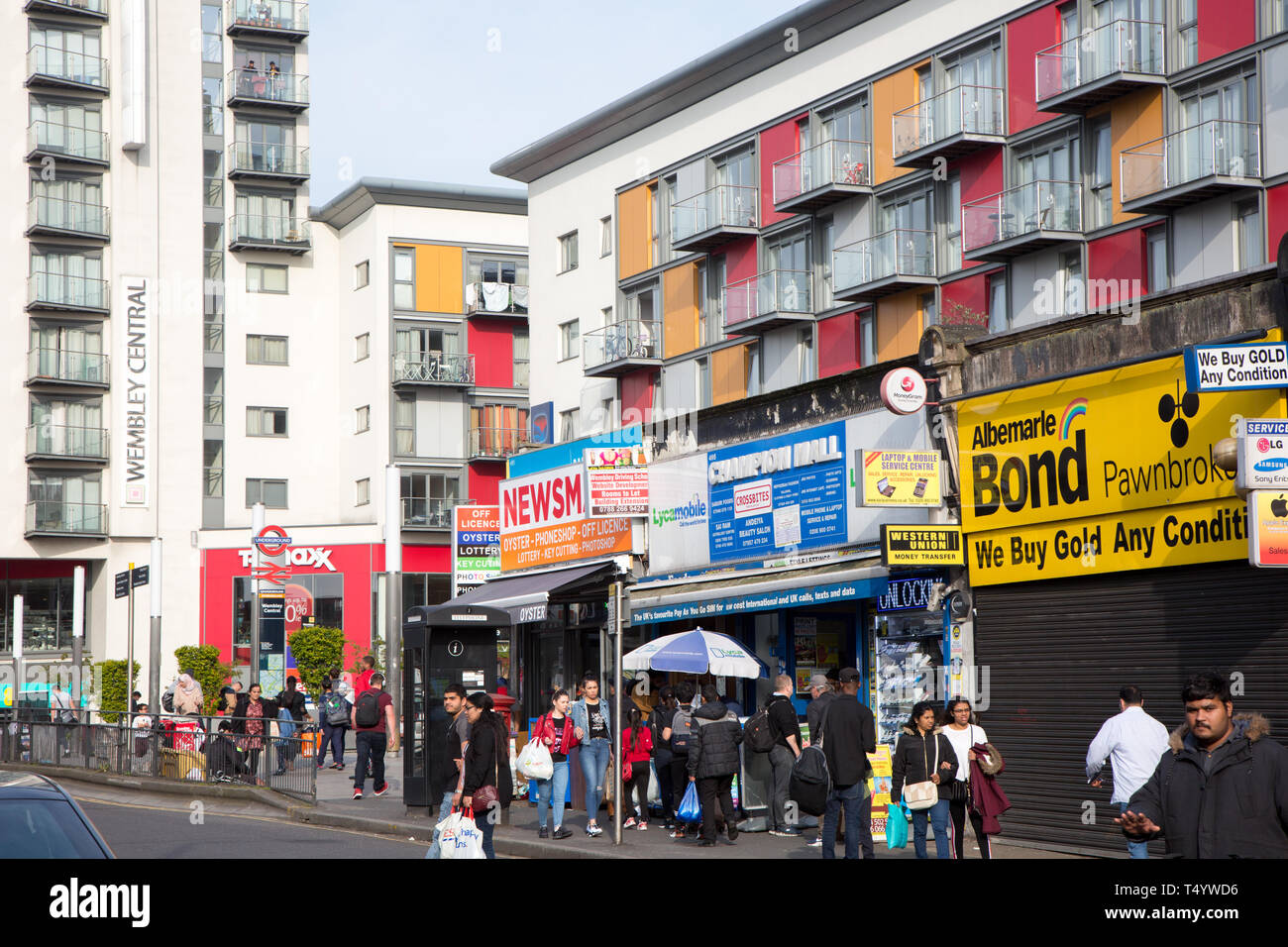 Road wembley london borough brent hi-res stock photography and images ...