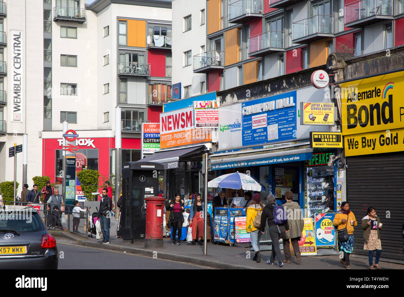 Uk High Street Shops Row High Resolution Stock Photography and Images ...