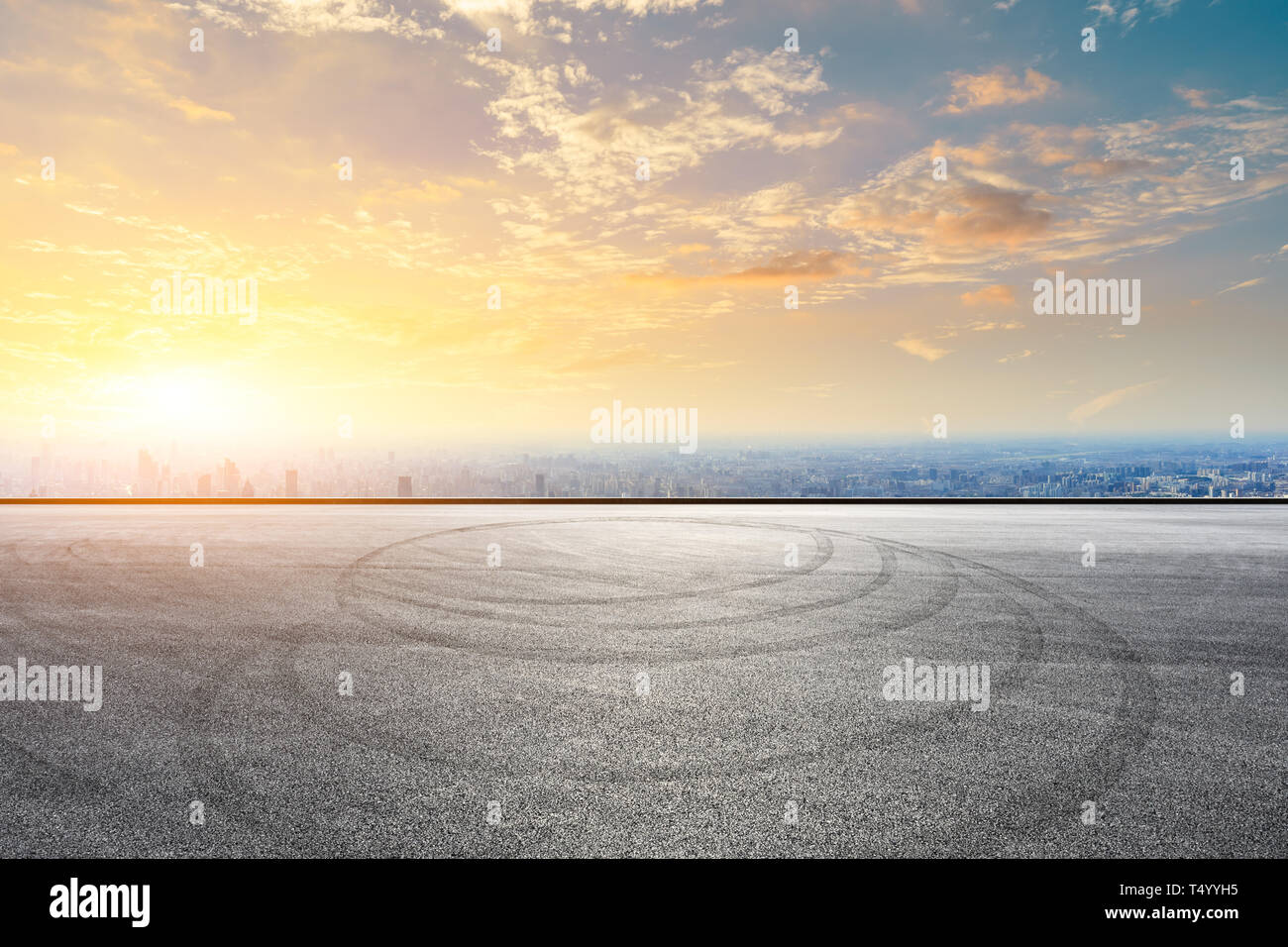 Car race track aerial hi-res stock photography and images - Alamy