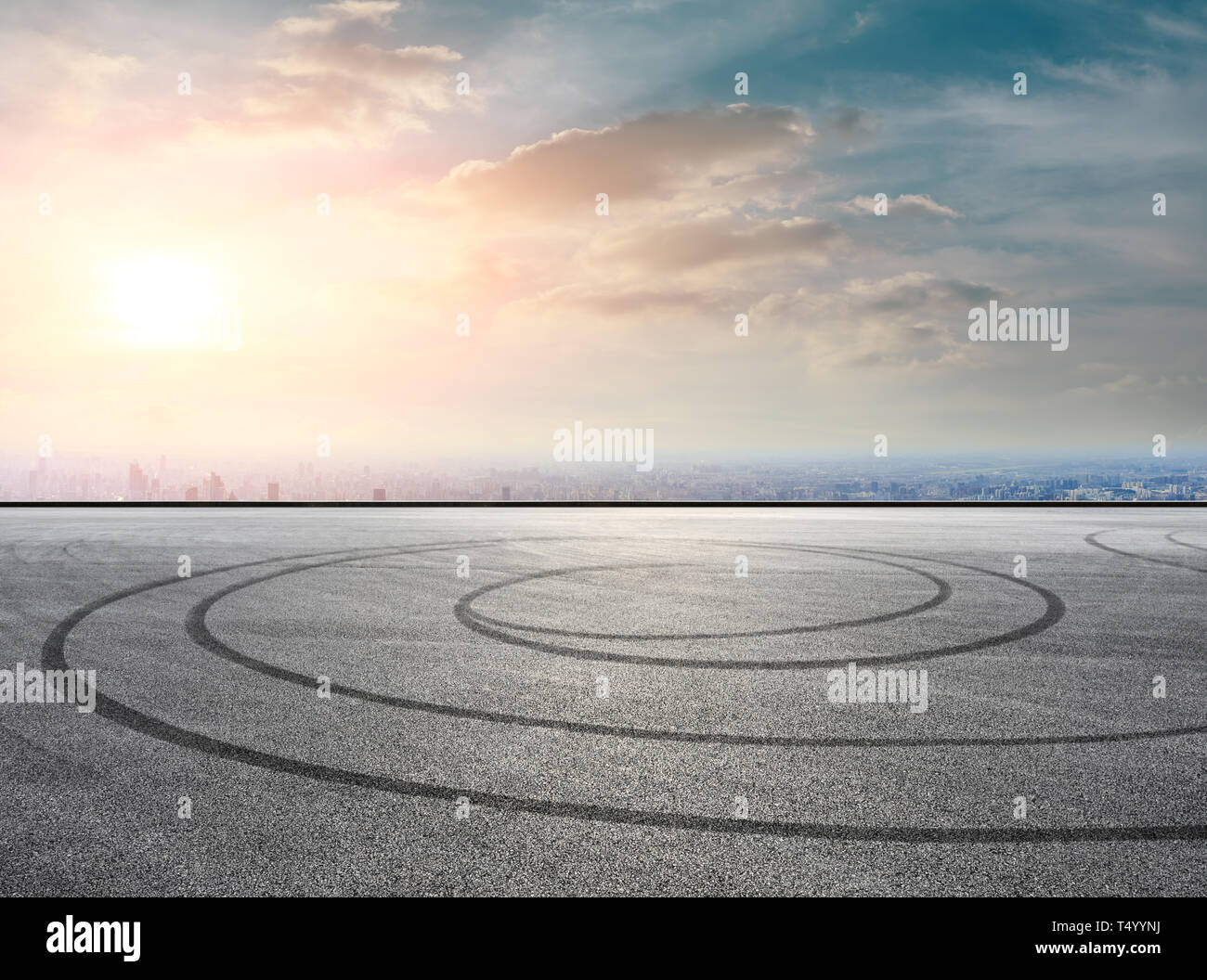 Car race track aerial hi-res stock photography and images - Alamy
