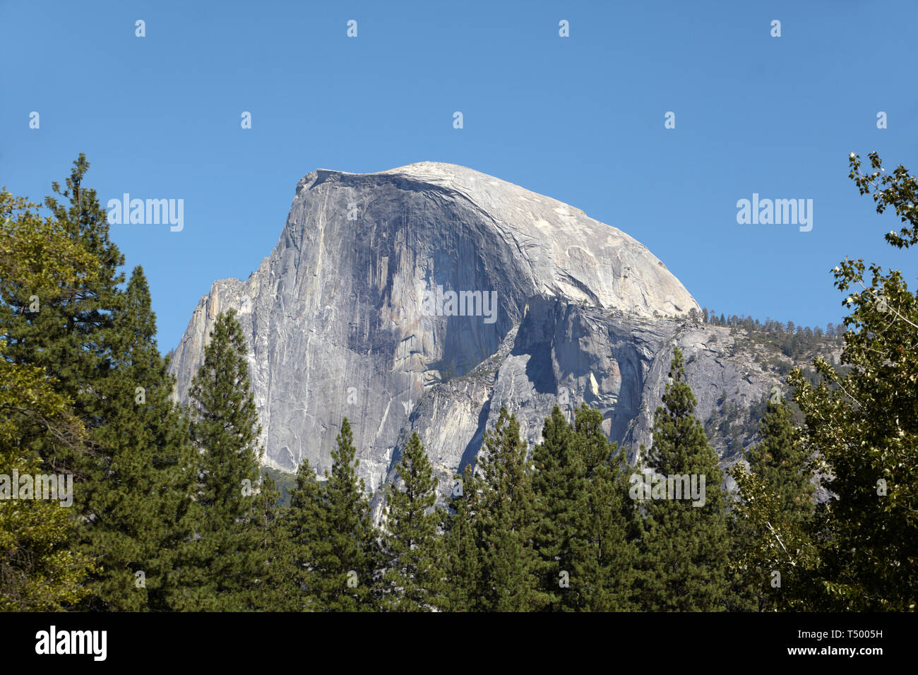 Half dome and yosemite valley hi-res stock photography and images - Alamy