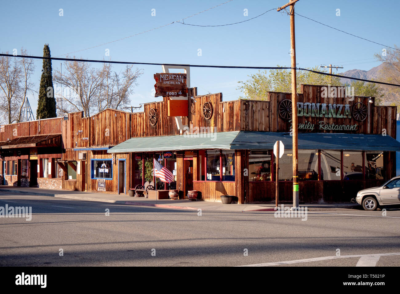 Street view in the historic village of Lone Pine - LONE PINE CA, USA ...