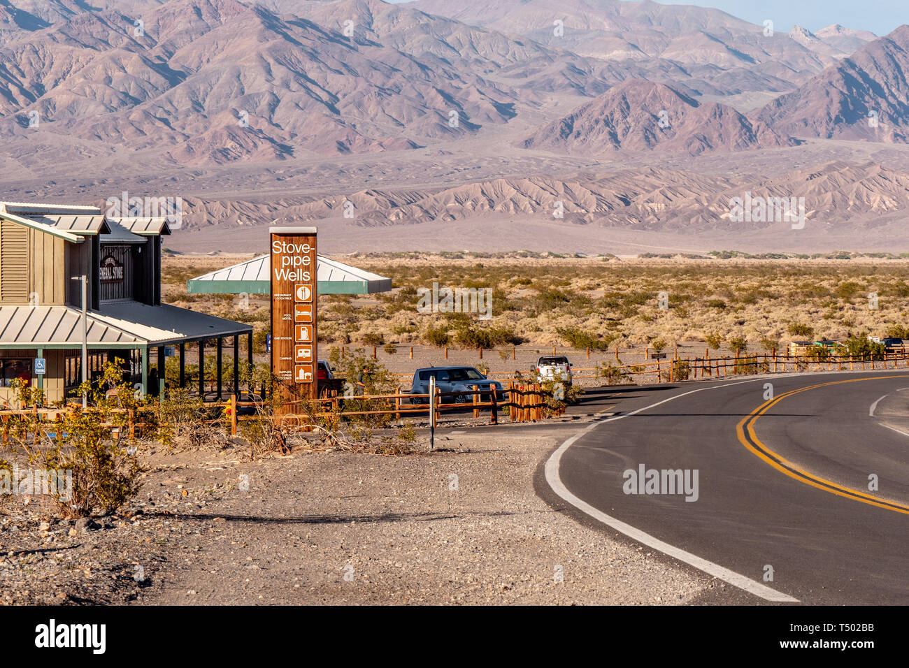 Street view in Stovepipe Wells at Death Valley - BEATTY, USA - MARCH 29 ...