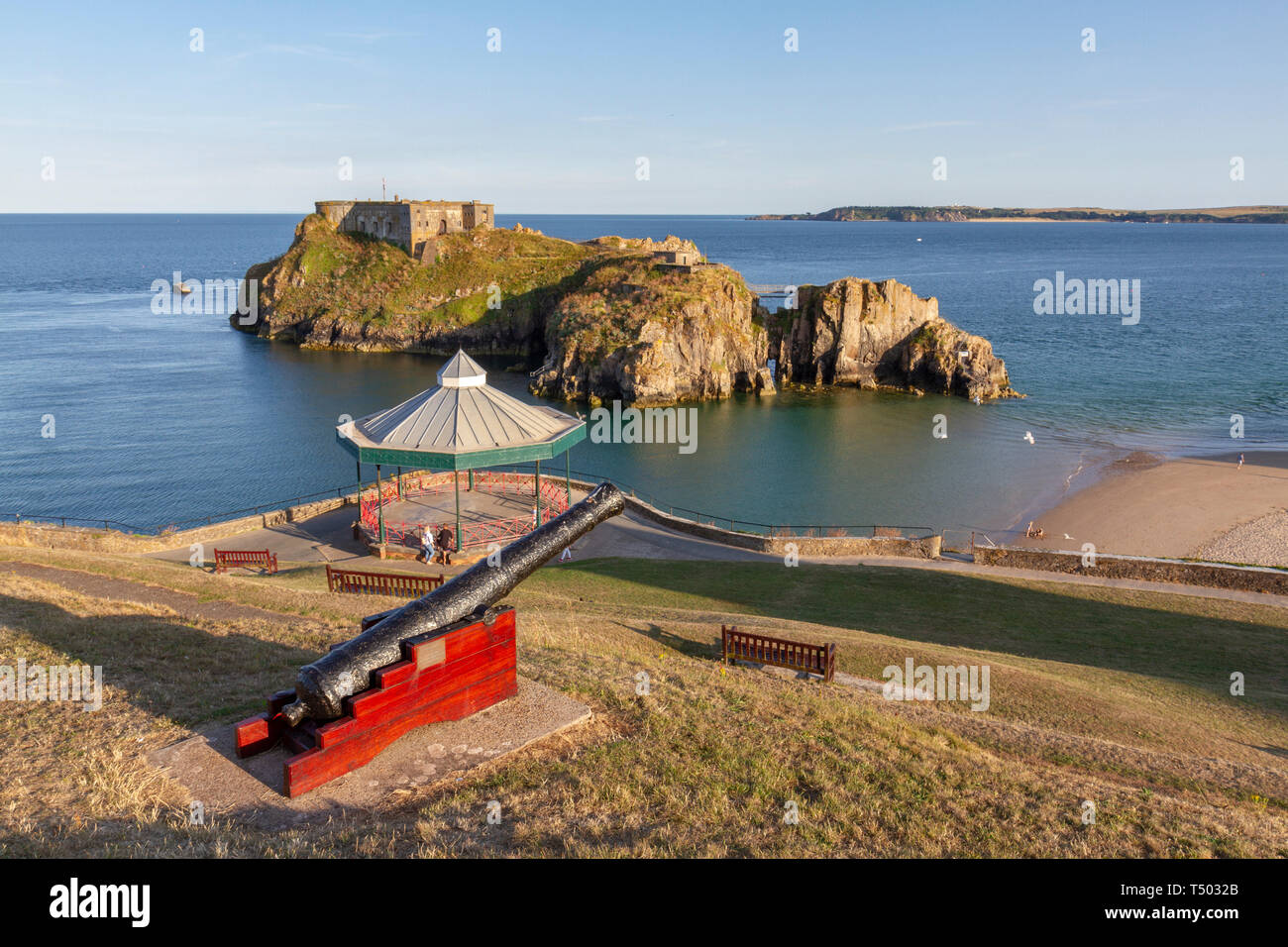 St Catherine's Island & Fort, Tenby, Dyfed, Wales Stock Photo - Alamy