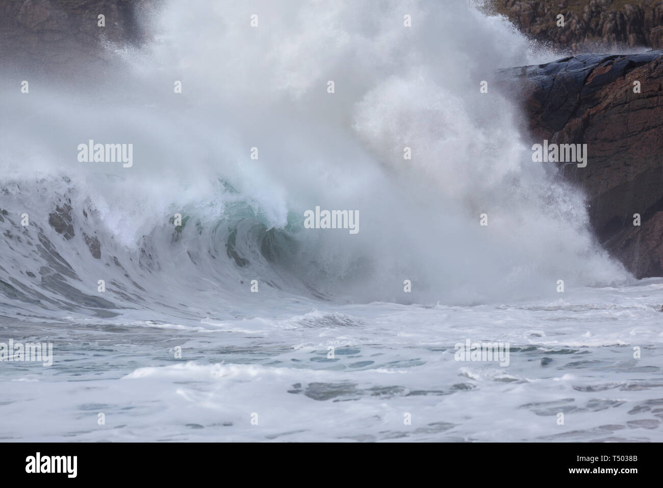 Powerful wave hi-res stock photography and images - Alamy