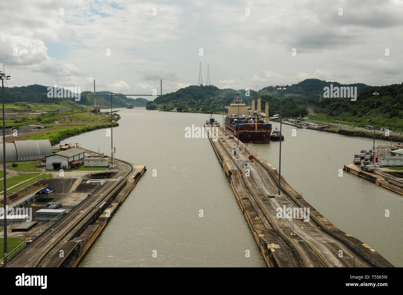 Sea Princess transiting through Pedro Miguel locks Stock Photo - Alamy Sea Princess transiting through Pedro Miguel locks Stock Photo - Alamy