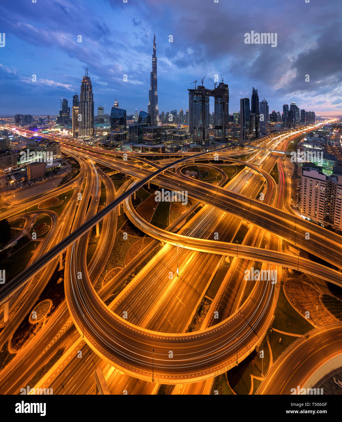 Highway road intersection in dubai hi-res stock photography and images ...