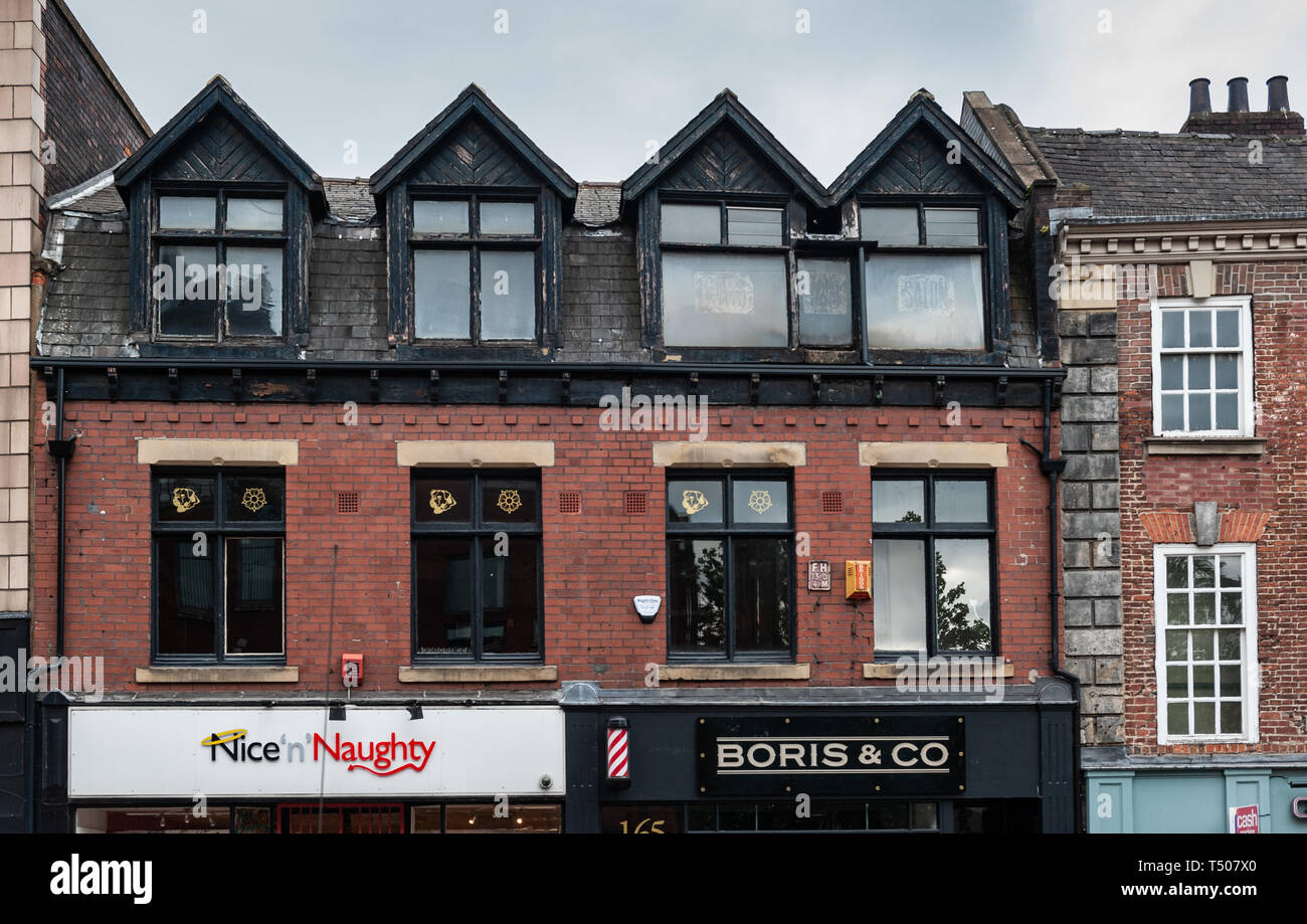 Victorian elizabethan architecture hi-res stock photography and images ...