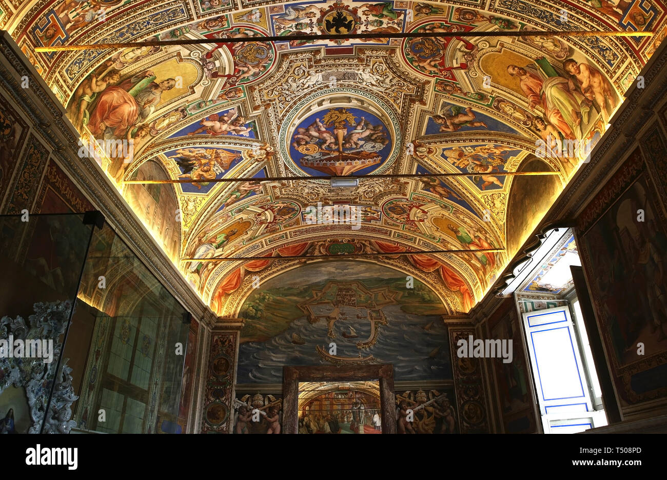 VATICAN CITY, VATICAN, JUNE 12, 2015 : ceilings and architectural ...