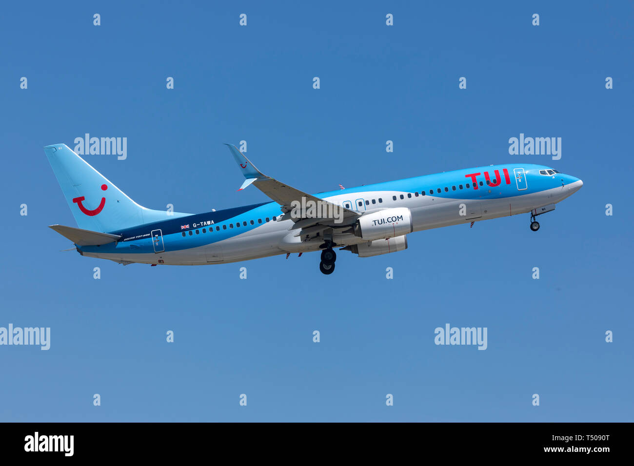 Tui airplane tui airlines tui plane boeing jetliner hi-res stock ...