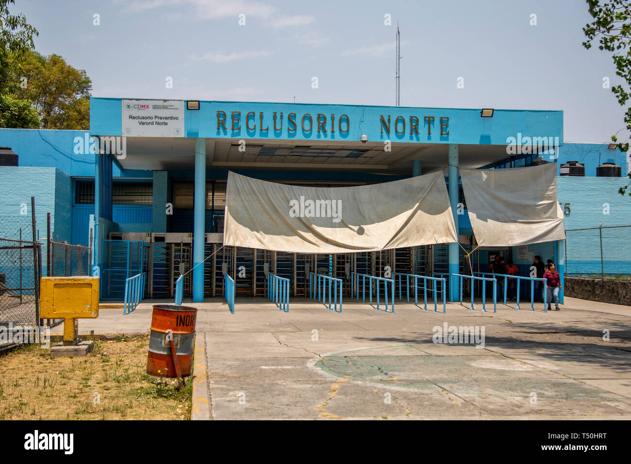 Mexiko Stadt, Mexico. 19th Apr, 2019. The main entrance of the prison ...