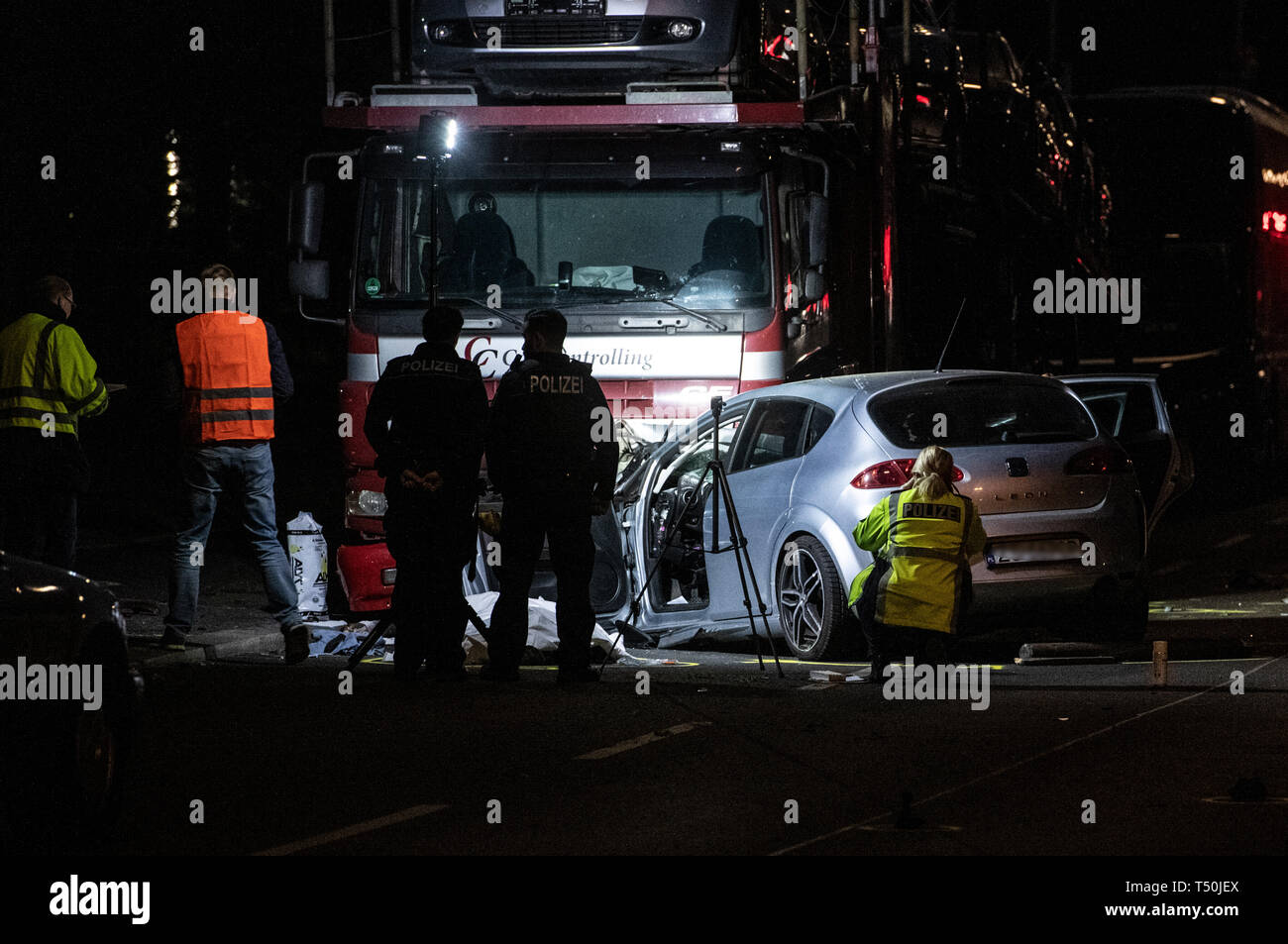 Police car doors open hi-res stock photography and images - Alamy