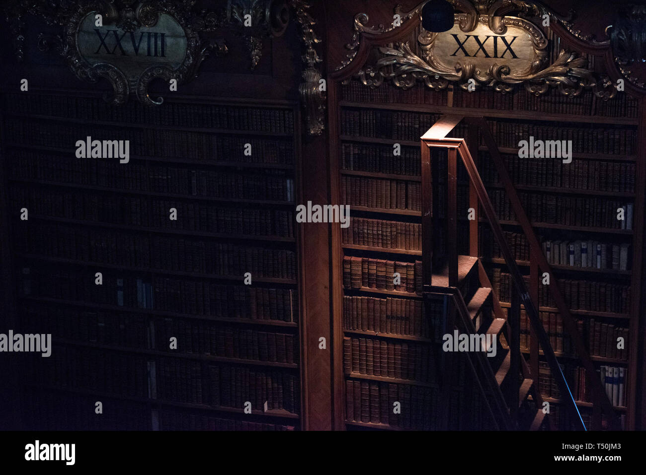 Vienna. 18th Apr, 2019. Photo taken on April 18, 2019 shows the State ...